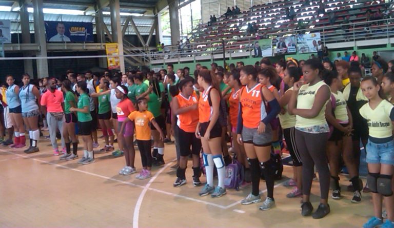 Con la participación de más de 500 atletas inauguran Torneo Voleibol